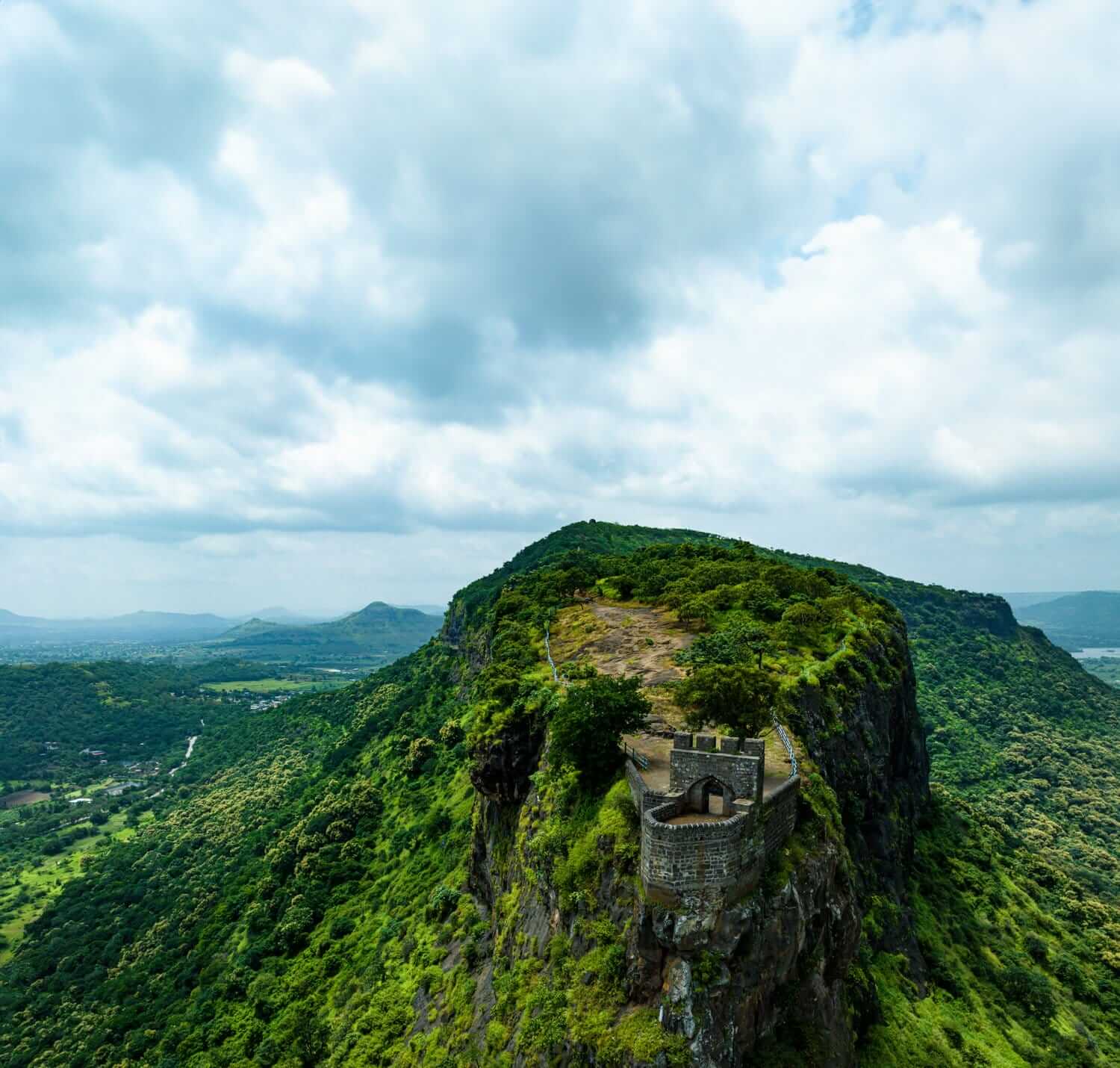 Shivneri - Department of Tourism Maharashtra